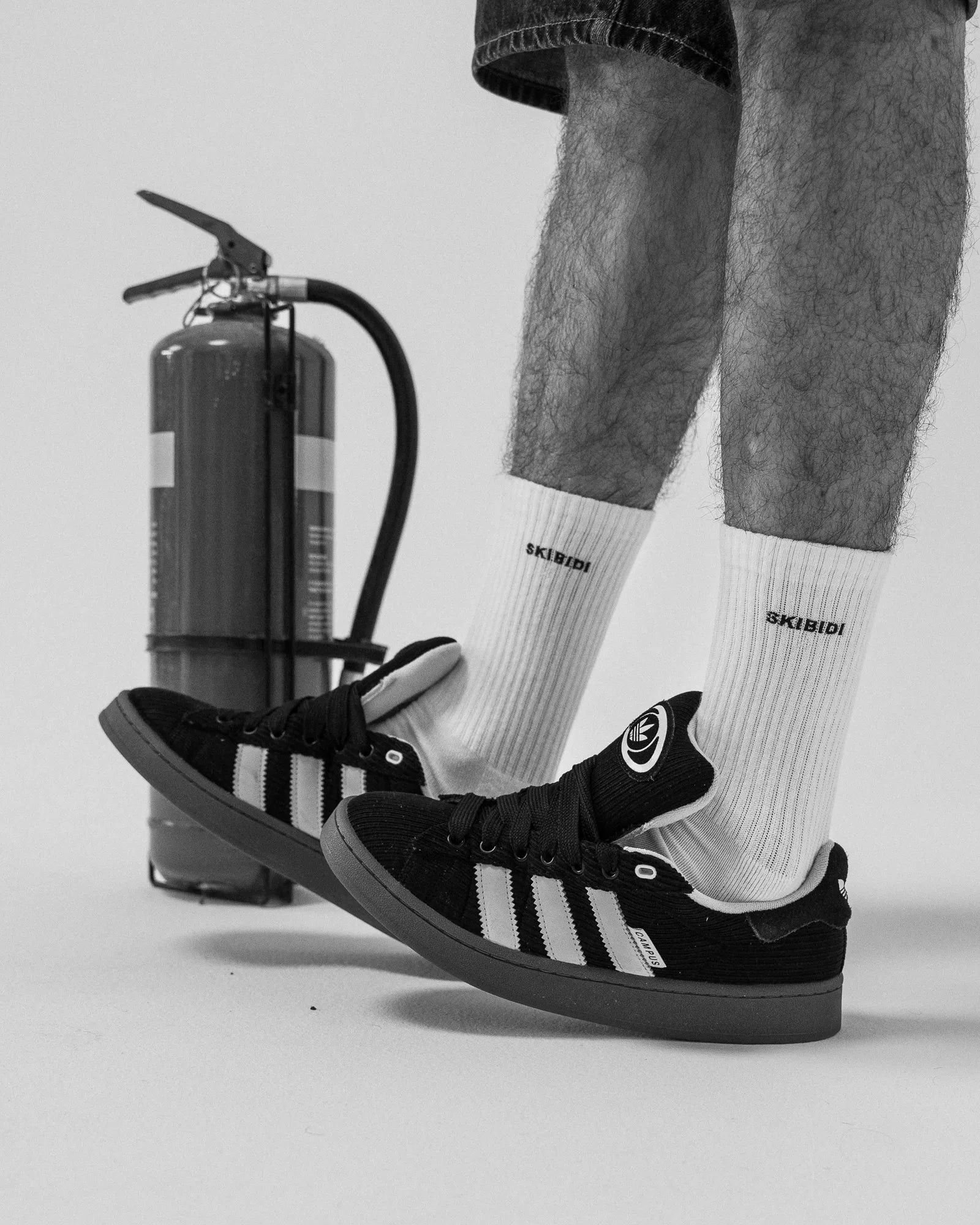 soxs-skibidi-crew-white-soxs-australia-premium-socks